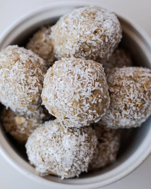 Easy Coconut Balls Recipe - Healthy No Bake Snowballs! – Fit Mama Real Food