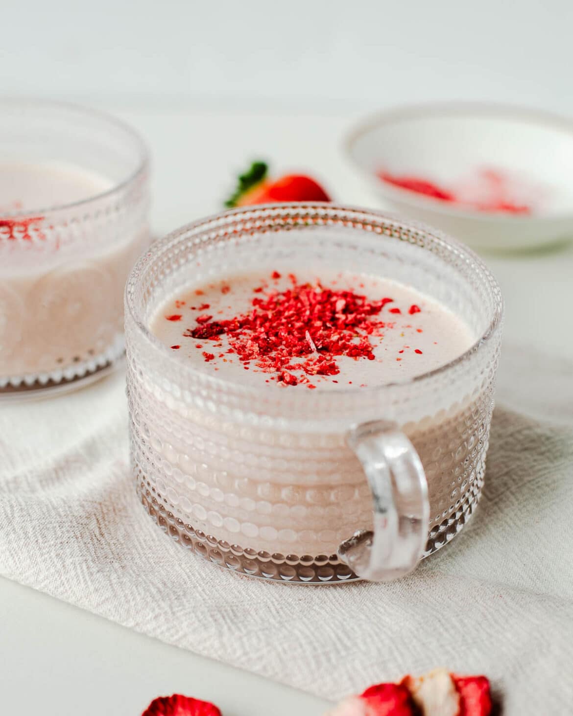 5 Ingredient Healthy Strawberry Hot Chocolate Recipe – Fit Mama Real Food