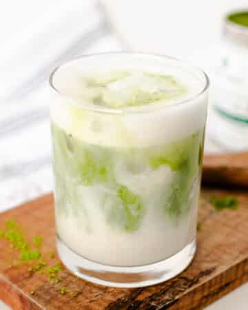Iced Protein Matcha Latte Recipe (Starbucks Copycat) – Fit Mama Real Food