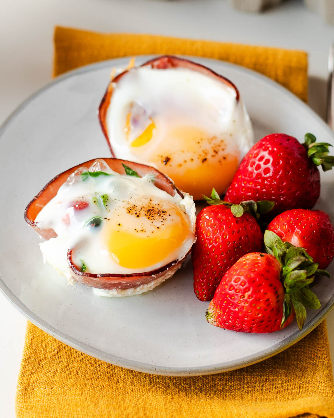 Healthy Protein Packed Canadian Bacon Egg Cups Recipe – Fit Mama Real Food