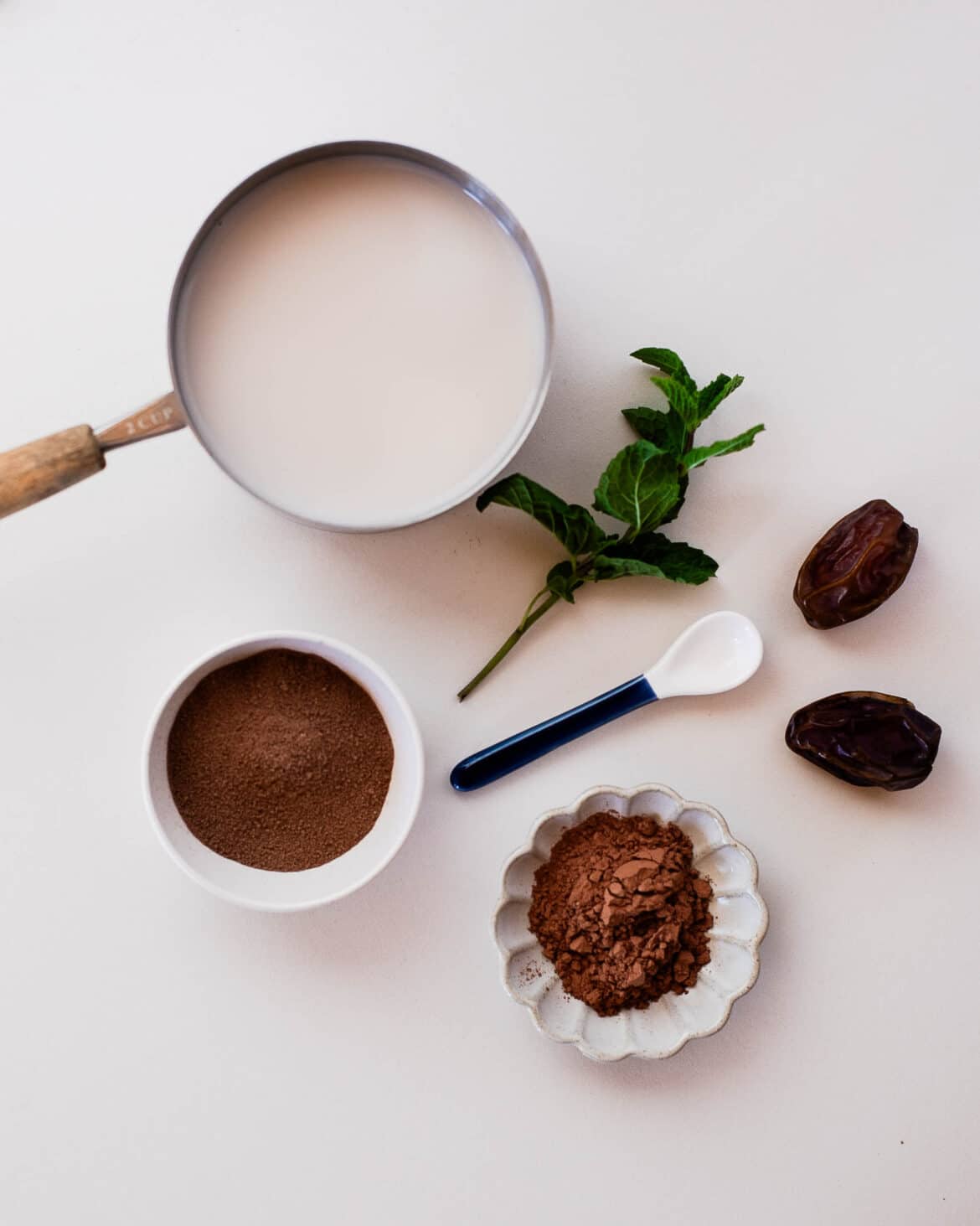 Peppermint Date Hot Chocolate Recipe with Collagen – Fit Mama Real Food