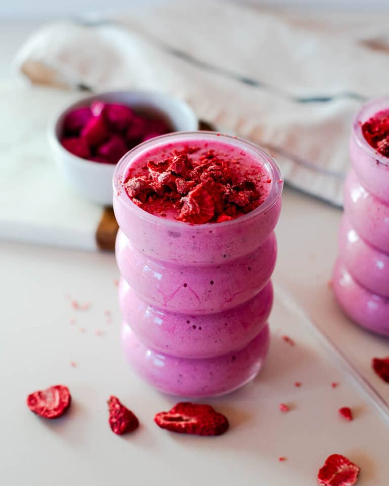 Dragon Fruit (Pitaya) and Strawberry Smoothie Recipe – Fit Mama Real Food