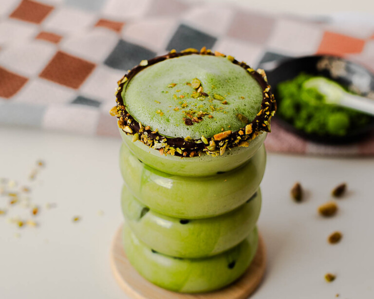 Iced Pistachio Matcha Latte Recipe (10g Protein) – Fit Mama Real Food