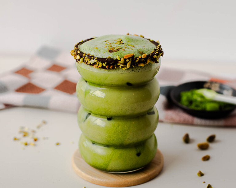 Iced Pistachio Matcha Latte Recipe (10g Protein) – Fit Mama Real Food