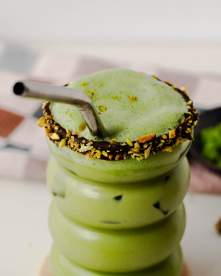 Iced Pistachio Matcha Latte Recipe (10g Protein) – Fit Mama Real Food